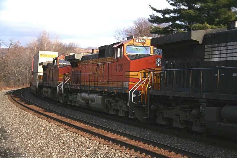 BNSF 4136